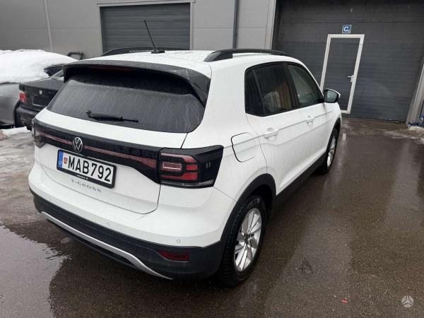 Balts Volkswagen T-Cross 2021 Viļņa, ar dzinēja tilpumu 1.00 L un nobraukumu 101 tūkst. km par 8700 €, foto 5 vietnē AUTOMOTO.COM.LV