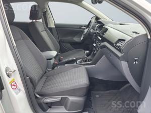Белый Фольксваген T-Cross 2021 в Рига, объемом двигателя 1.00 л и пробегом 88 тыс. км за 14350 €, фото 15 на AUTOMOTO.COM.LV