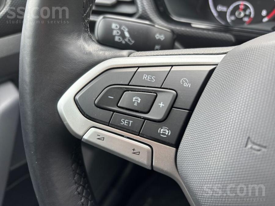 Белый Фольксваген T-Cross 2021 в Рига, объемом двигателя 1.00 л и пробегом 88 тыс. км за 14350 €, фото 17 на AUTOMOTO.COM.LV