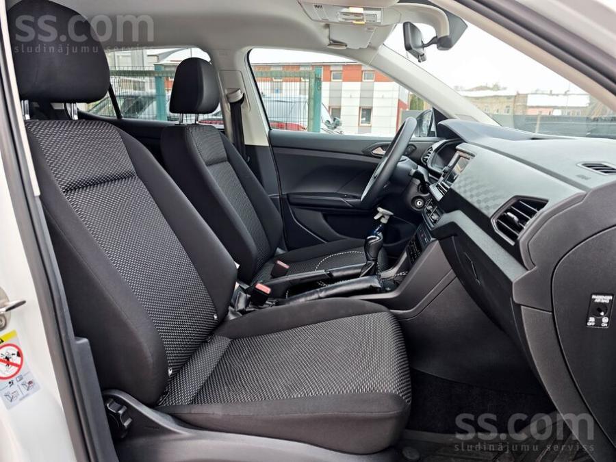Белый Фольксваген T-Cross 2021 в Лиепая, объемом двигателя 1.00 л и пробегом 62 тыс. км за 15500 €, фото 11 на AUTOMOTO.COM.LV
