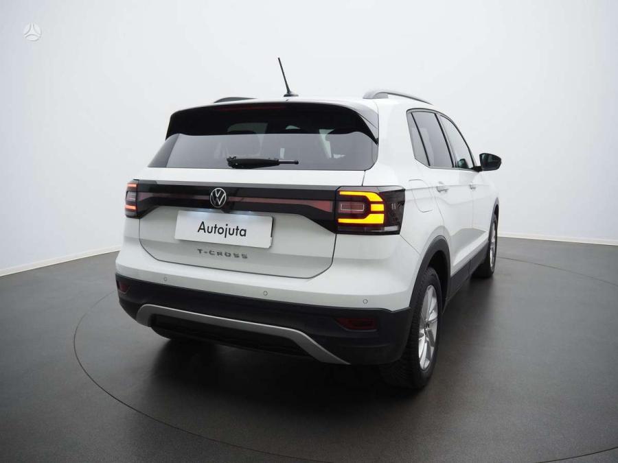 Белый Фольксваген T-Cross 2021 в Вильнюс, объемом двигателя 1.00 л и пробегом 70 тыс. км за 14750 €, фото 5 на AUTOMOTO.COM.LV