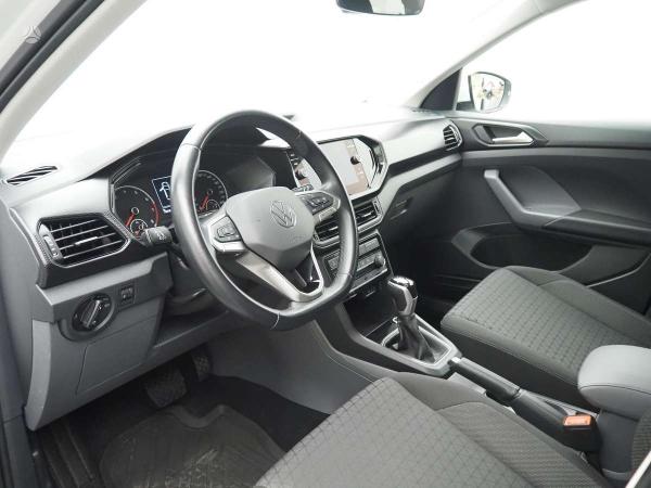 White Volkswagen T-Cross 2021 in Vilnius, with an engine capacity of 1.00 L and mileage of 70 thousand km for 14750 €, photo 9 on AUTOMOTO.COM.LV