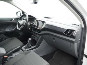 Белый Фольксваген T-Cross 2021 в Вильнюс, объемом двигателя 1.00 л и пробегом 70 тыс. км за 14750 €, фото 13 на AUTOMOTO.COM.LV