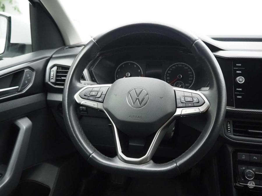 Белый Фольксваген T-Cross 2021 в Вильнюс, объемом двигателя 1.00 л и пробегом 70 тыс. км за 14750 €, фото 18 на AUTOMOTO.COM.LV