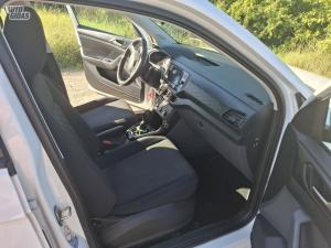 White Volkswagen T-Cross 2021 in Vilnius, with an engine capacity of 1.00 L and mileage of 260 thousand km for 13200 €, photo 6 on AUTOMOTO.COM.LV