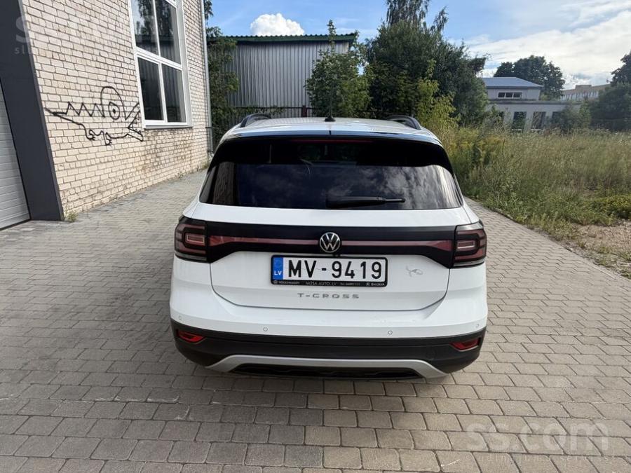 White Volkswagen T-Cross 2021 in Riga, with an engine capacity of 1.00 L and mileage of 163 thousand km for 11990 €, photo 7 on AUTOMOTO.COM.LV