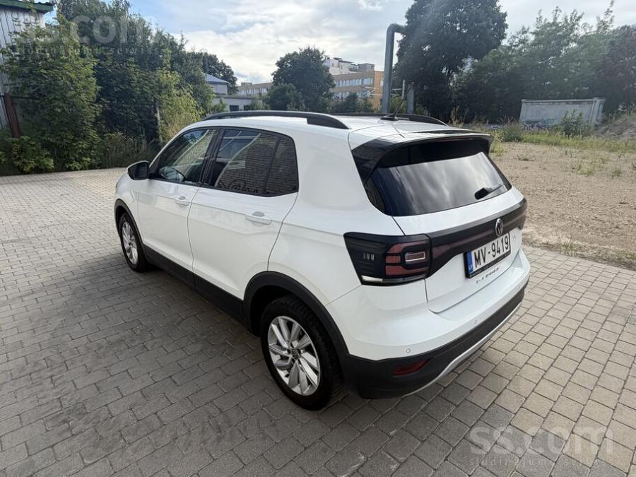 White Volkswagen T-Cross 2021 in Riga, with an engine capacity of 1.00 L and mileage of 163 thousand km for 11990 €, photo 8 on AUTOMOTO.COM.LV