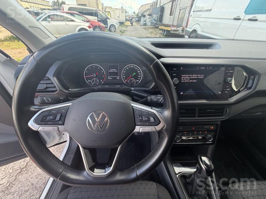 White Volkswagen T-Cross 2021 in Riga, with an engine capacity of 1.00 L and mileage of 163 thousand km for 11990 €, photo 13 on AUTOMOTO.COM.LV