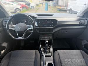 White Volkswagen T-Cross 2021 in Riga, with an engine capacity of 1.00 L and mileage of 163 thousand km for 11990 €, photo 19 on AUTOMOTO.COM.LV