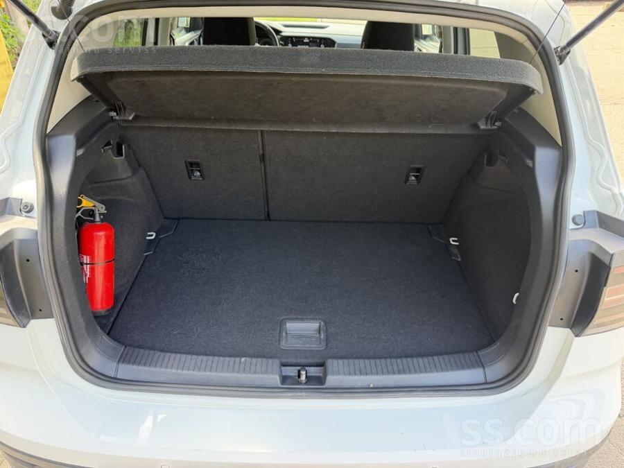White Volkswagen T-Cross 2021 in Riga, with an engine capacity of 1.00 L and mileage of 163 thousand km for 11990 €, photo 25 on AUTOMOTO.COM.LV