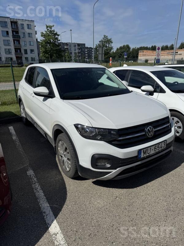 Белый Фольксваген T-Cross 2021 в Рига, объемом двигателя 1.00 л и пробегом 280 тыс. км за 9000 €, фото 1 на AUTOMOTO.COM.LV