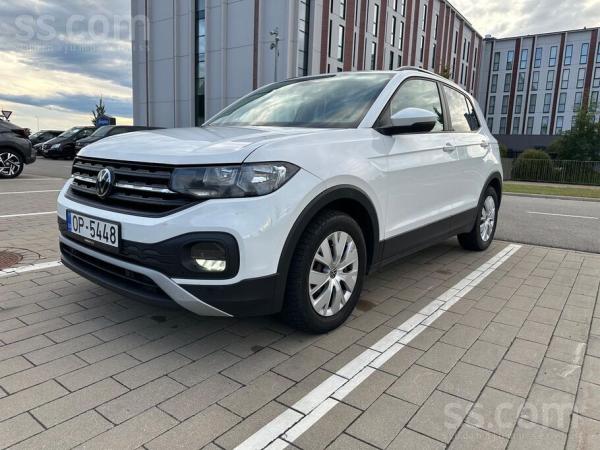 Белый Фольксваген T-Cross 2021 в Рига, объемом двигателя 1.00 л и пробегом 220 тыс. км за 9960 €, фото 1 на AUTOMOTO.COM.LV
