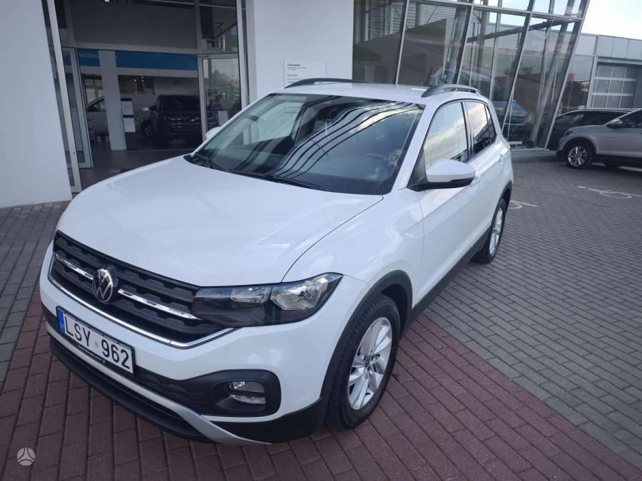 Белый Фольксваген T-Cross 2021 в Шяуляй, объемом двигателя 1.00 л и пробегом 57 тыс. км за 15900 €, фото 3 на AUTOMOTO.COM.LV