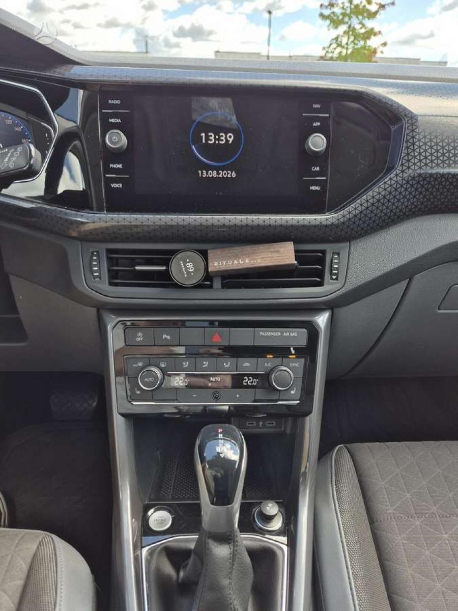 Balts Volkswagen T-Cross 2021 Viļņa, ar dzinēja tilpumu 1.00 L un nobraukumu 98 tūkst. km par 15800 €, foto 18 vietnē AUTOMOTO.COM.LV
