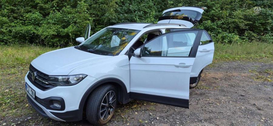 White Volkswagen T-Cross 2021 in Prienai, with an engine capacity of 1.00 L and mileage of 216 thousand km for 12200 €, photo 13 on AUTOMOTO.COM.LV
