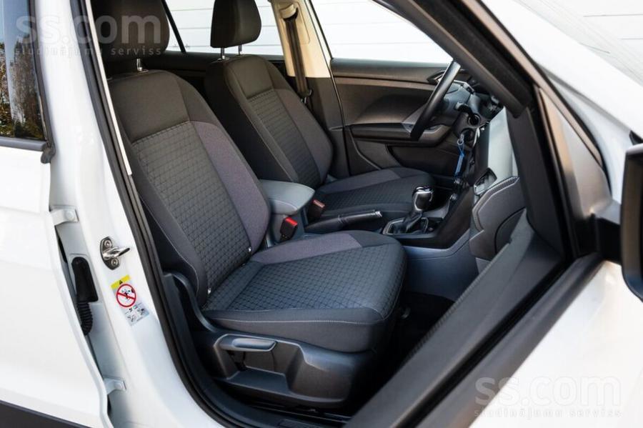 Белый Фольксваген T-Cross 2021 в Рига, объемом двигателя 1.00 л и пробегом 78 тыс. км за 14950 €, фото 8 на AUTOMOTO.COM.LV