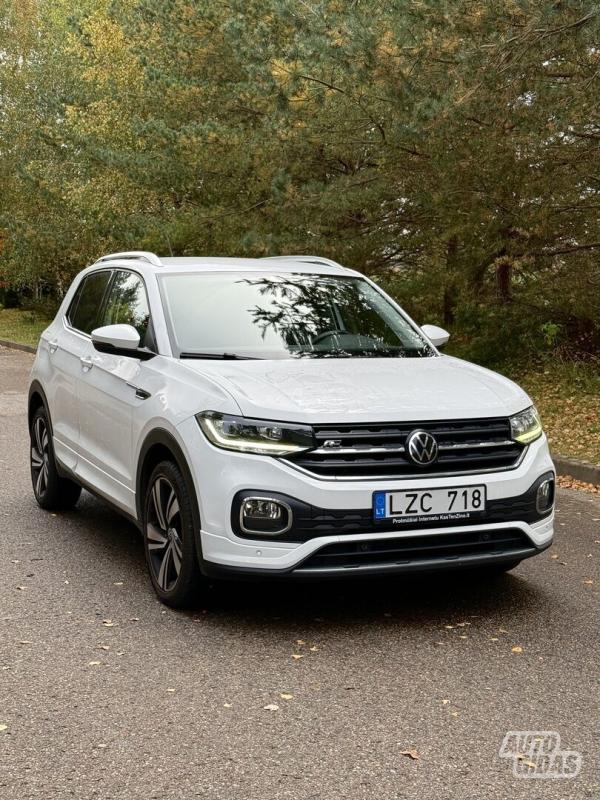Белый Фольксваген T-Cross 2021 в Вильнюс, объемом двигателя 1.00 л и пробегом 99 тыс. км за 15100 €, фото 1 на AUTOMOTO.COM.LV