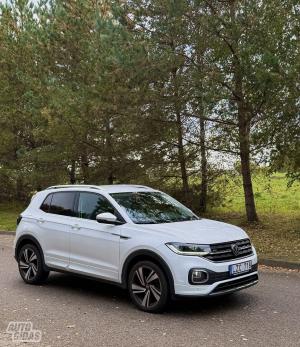 Белый Фольксваген T-Cross 2021 в Вильнюс, объемом двигателя 1.00 л и пробегом 99 тыс. км за 15100 €, фото 7 на AUTOMOTO.COM.LV