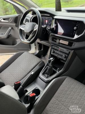 Белый Фольксваген T-Cross 2021 в Вильнюс, объемом двигателя 1.00 л и пробегом 99 тыс. км за 15100 €, фото 11 на AUTOMOTO.COM.LV