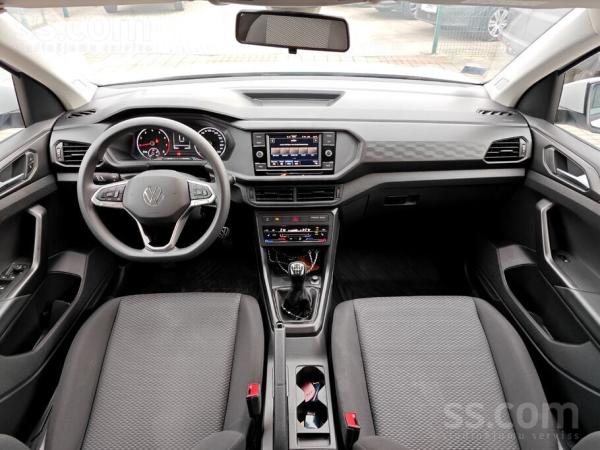 Volkswagen T-Cross 2021 in Liepaja on AUTOMOTO.COM.LV White Volkswagen T-Cross 2021 in Liepaja, with an engine capacity of 1.00 L and mileage of 70 thousand km for 14000 €, photo 8 on AUTOMOTO.COM.LV