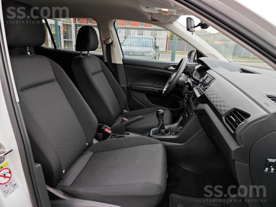 White Volkswagen T-Cross 2021 in Liepaja, with an engine capacity of 1.00 L and mileage of 70 thousand km for 14000 €, photo 9 on AUTOMOTO.COM.LV