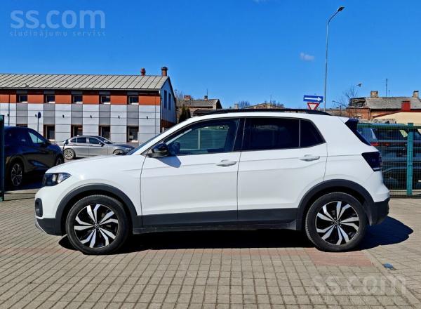 Белый Фольксваген T-Cross 2022 в Лиепая, объемом двигателя 1.00 л и пробегом 48 тыс. км за 17500 €, фото 2 на AUTOMOTO.COM.LV