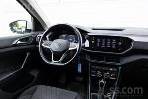 Белый Фольксваген T-Cross 2022 в Рига, объемом двигателя 1.00 л и пробегом 70 тыс. км за 17250 €, фото 10 на AUTOMOTO.COM.LV