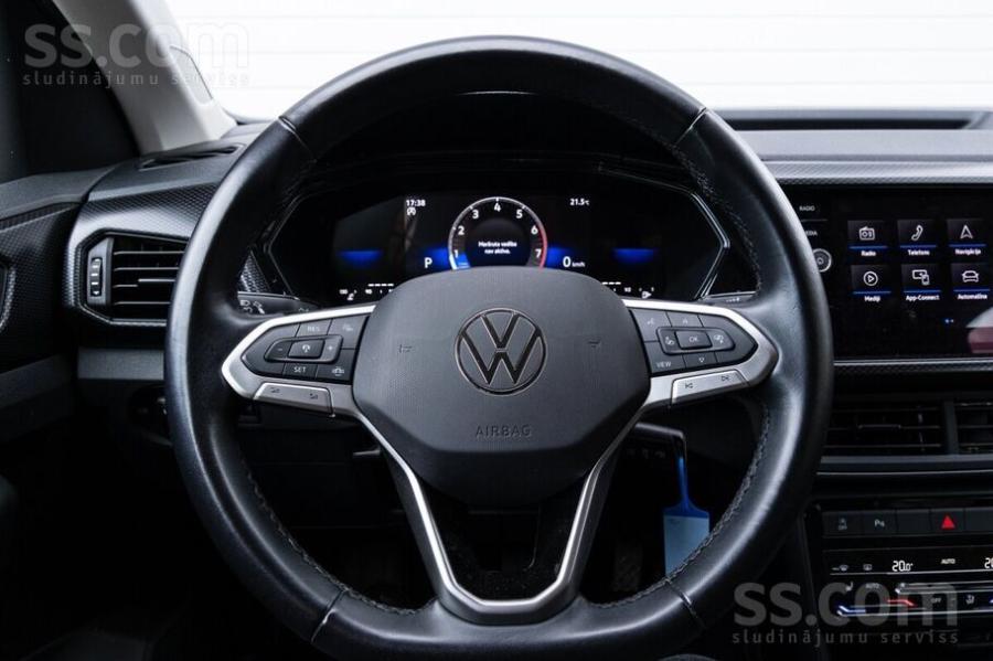 Белый Фольксваген T-Cross 2022 в Рига, объемом двигателя 1.00 л и пробегом 70 тыс. км за 17250 €, фото 16 на AUTOMOTO.COM.LV