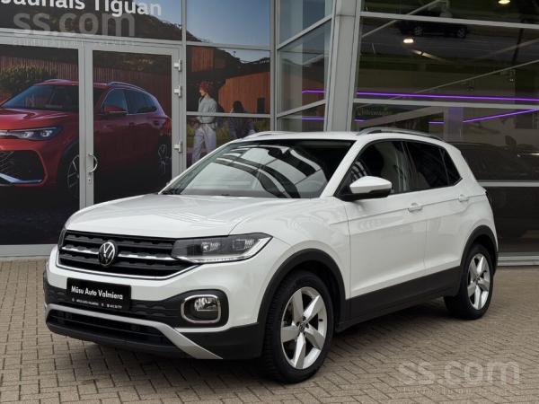 White Volkswagen T-Cross 2022 in Valmiera, with an engine capacity of 1.00 L and mileage of 142 thousand km for 14900 €, photo 3 on AUTOMOTO.COM.LV