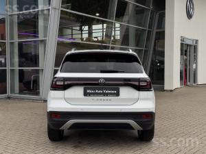 Белый Фольксваген T-Cross 2022 в Валмиера, объемом двигателя 1.00 л и пробегом 142 тыс. км за 14900 €, фото 6 на AUTOMOTO.COM.LV