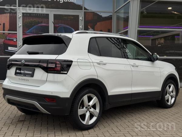 White Volkswagen T-Cross 2022 in Valmiera, with an engine capacity of 1.00 L and mileage of 142 thousand km for 14900 €, photo 6 on AUTOMOTO.COM.LV