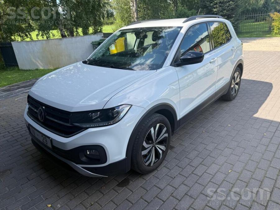 Белый Фольксваген T-Cross 2022 в Рига, объемом двигателя 1.00 л и пробегом 43 тыс. км за 17800 €, фото 3 на AUTOMOTO.COM.LV