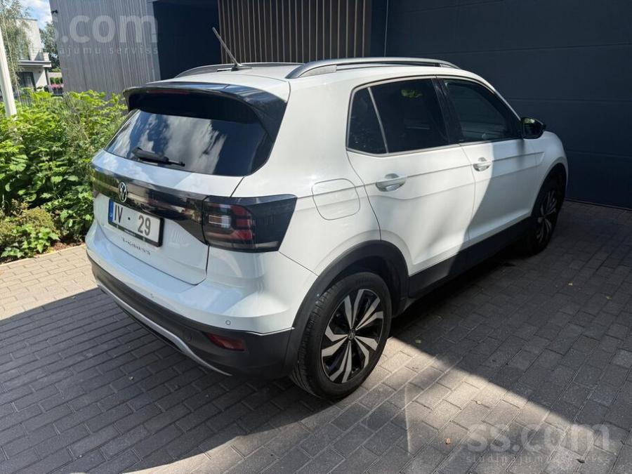 Белый Фольксваген T-Cross 2022 в Рига, объемом двигателя 1.00 л и пробегом 43 тыс. км за 17800 €, фото 4 на AUTOMOTO.COM.LV