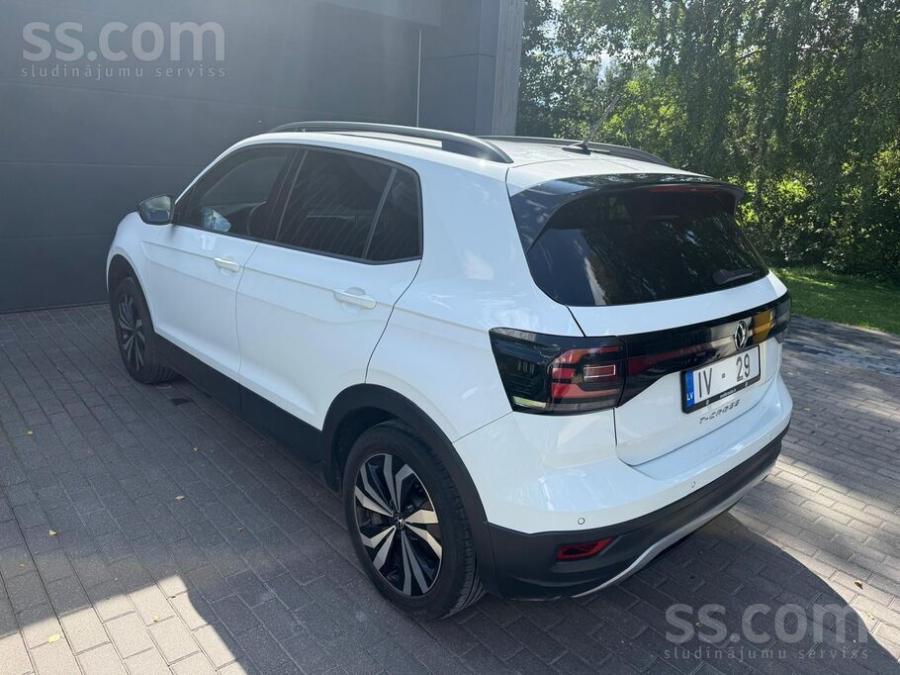 Белый Фольксваген T-Cross 2022 в Рига, объемом двигателя 1.00 л и пробегом 43 тыс. км за 17800 €, фото 5 на AUTOMOTO.COM.LV