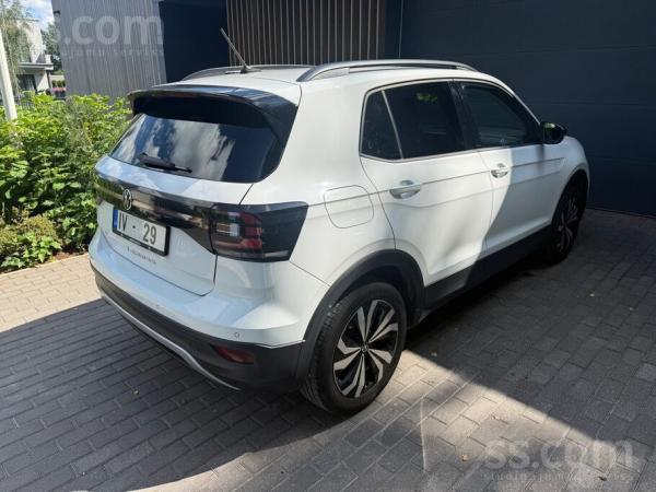 White Volkswagen T-Cross 2022 in Riga, with an engine capacity of 1.00 L and mileage of 43 thousand km for 17800 €, photo 4 on AUTOMOTO.COM.LV