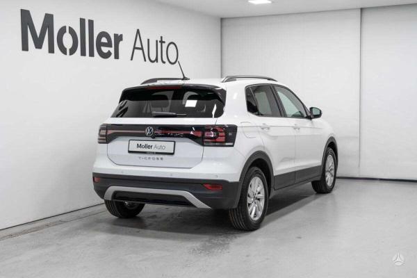 White Volkswagen T-Cross 2023 in Vilnius, with an engine capacity of 1.00 L and mileage of 21 thousand km for 18950 €, photo 4 on AUTOMOTO.COM.LV