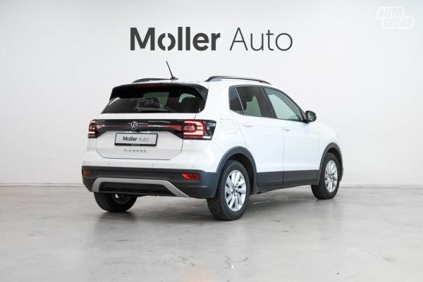 White Volkswagen T-Cross 2023 in Vilnius, with an engine capacity of 1.00 L and mileage of 45 thousand km for 18550 €, photo 3 on AUTOMOTO.COM.LV