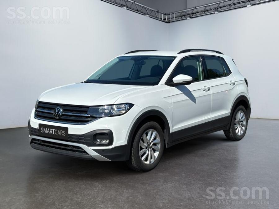 Белый Фольксваген T-Cross 2023 в Рига, объемом двигателя 1.00 л и пробегом 93 тыс. км за 14440 €, фото 1 на AUTOMOTO.COM.LV