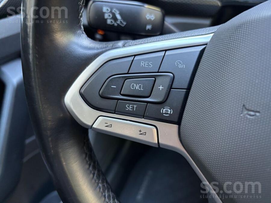 Белый Фольксваген T-Cross 2023 в Рига, объемом двигателя 1.00 л и пробегом 93 тыс. км за 14440 €, фото 18 на AUTOMOTO.COM.LV