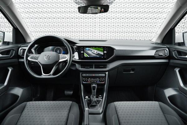 Balts Volkswagen T-Cross 2023 Mārupe, ar dzinēja tilpumu 1.00 L un nobraukumu 86 tūkst. km par 18550 €, foto 6 vietnē AUTOMOTO.COM.LV