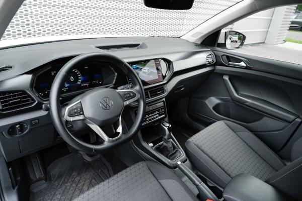 Balts Volkswagen T-Cross 2023 Mārupe, ar dzinēja tilpumu 1.00 L un nobraukumu 86 tūkst. km par 18550 €, foto 8 vietnē AUTOMOTO.COM.LV
