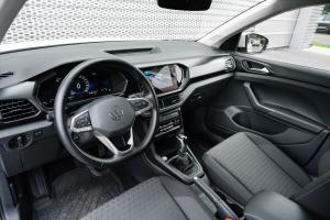 Белый Фольксваген T-Cross 2023 в Марупе, объемом двигателя 1.00 л и пробегом 86 тыс. км за 18550 €, фото 9 на AUTOMOTO.COM.LV