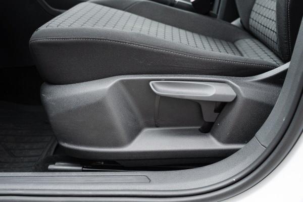Balts Volkswagen T-Cross 2023 Mārupe, ar dzinēja tilpumu 1.00 L un nobraukumu 86 tūkst. km par 18550 €, foto 9 vietnē AUTOMOTO.COM.LV