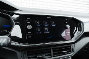Белый Фольксваген T-Cross 2023 в Марупе, объемом двигателя 1.00 л и пробегом 86 тыс. км за 18550 €, фото 18 на AUTOMOTO.COM.LV