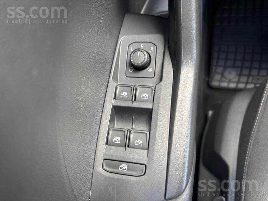 Белый Фольксваген T-Cross 2023 в Рига, объемом двигателя 1.00 л и пробегом 88 тыс. км за 16950 €, фото 18 на AUTOMOTO.COM.LV