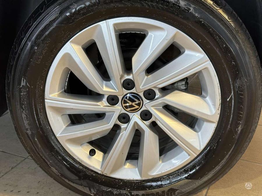 White Volkswagen T-Cross 2023 in Vilnius, with an engine capacity of 1.00 L and mileage of 86 thousand km for 16500 €, photo 4 on AUTOMOTO.COM.LV
