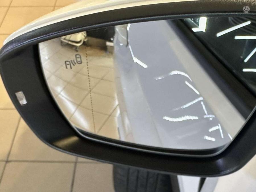 White Volkswagen T-Cross 2023 in Vilnius, with an engine capacity of 1.00 L and mileage of 86 thousand km for 16500 €, photo 5 on AUTOMOTO.COM.LV