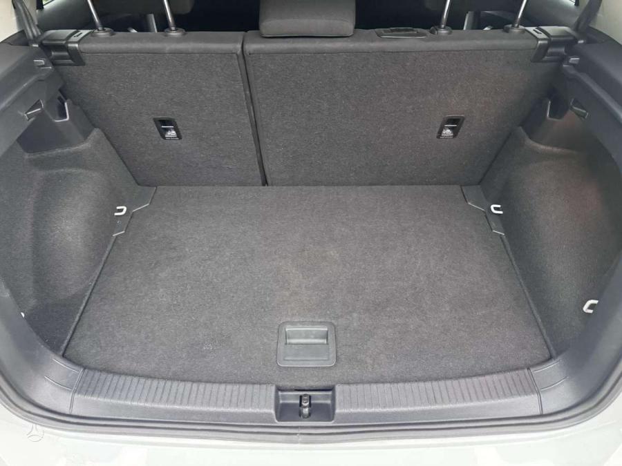 White Volkswagen T-Cross 2023 in Vilnius, with an engine capacity of 1.00 L and mileage of 86 thousand km for 16500 €, photo 9 on AUTOMOTO.COM.LV