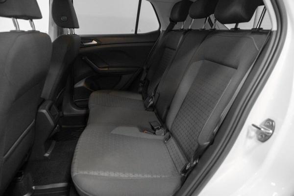 Volkswagen T-Cross 2023 Viļņa vietnē Balts Volkswagen T-Cross 2023 Viļņa, ar dzinēja tilpumu 1.00 L un nobraukumu 38 tūkst. km par 17950 €, foto 7 vietnē AUTOMOTO.COM.LV
