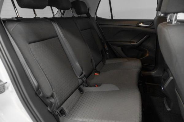 Volkswagen T-Cross 2023 Viļņa vietnē Balts Volkswagen T-Cross 2023 Viļņa, ar dzinēja tilpumu 1.00 L un nobraukumu 38 tūkst. km par 17950 €, foto 9 vietnē AUTOMOTO.COM.LV